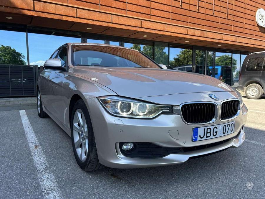 Yellow BMW 320 2012 in Kaunas, with an engine capacity of 2.00 L and mileage of 164 thousand km for 8950 €, photo 1 on AUTOMOTO.COM.LV