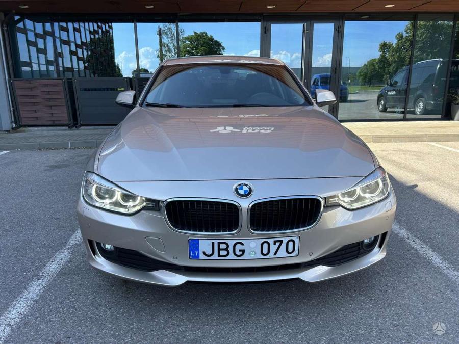 Yellow BMW 320 2012 in Kaunas, with an engine capacity of 2.00 L and mileage of 164 thousand km for 8950 €, photo 4 on AUTOMOTO.COM.LV