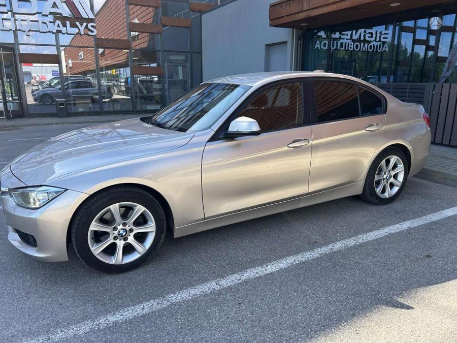 Yellow BMW 320 2012 in Kaunas, with an engine capacity of 2.00 L and mileage of 164 thousand km for 8950 €, photo 5 on AUTOMOTO.COM.LV