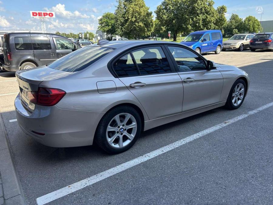 Yellow BMW 320 2012 in Kaunas, with an engine capacity of 2.00 L and mileage of 164 thousand km for 8950 €, photo 8 on AUTOMOTO.COM.LV