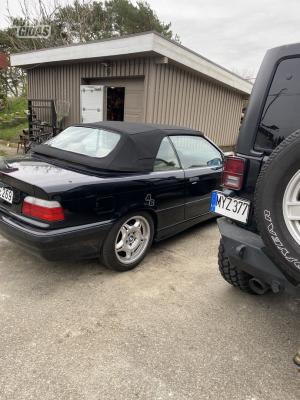 Black BMW 323 1999 in Vilnius, with an engine capacity of 2.50 L and mileage of 179 thousand km for 4900 €, photo 2 on AUTOMOTO.COM.LV