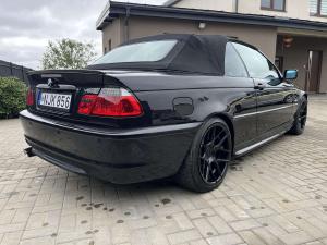 Black BMW 323 2000 in Siauliai, with an engine capacity of 2.49 L and mileage of 223 thousand km for 7200 €, photo 6 on AUTOMOTO.COM.LV