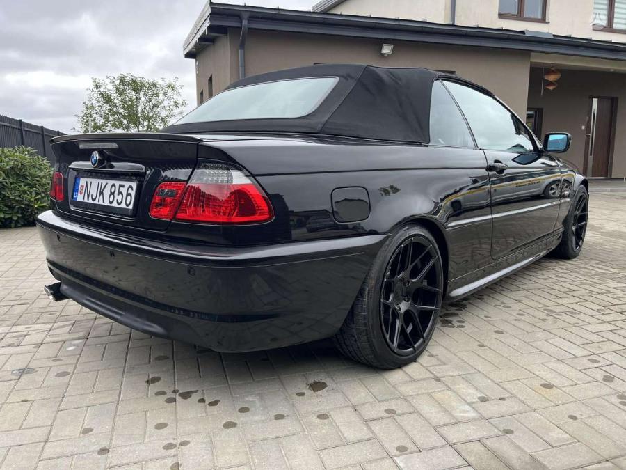 Black BMW 323 2000 in Siauliai, with an engine capacity of 2.49 L and mileage of 223 thousand km for 7200 €, photo 6 on AUTOMOTO.COM.LV