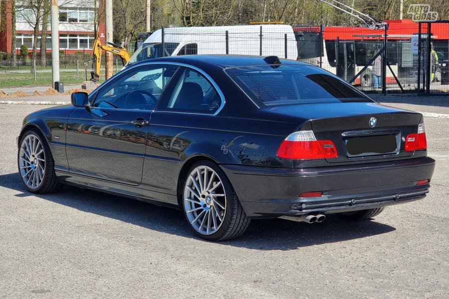 Black BMW 323 2000 in Vilnius, with an engine capacity of 2.50 L and mileage of 240 thousand km for 3900 €, photo 3 on AUTOMOTO.COM.LV