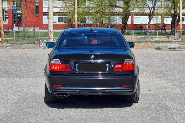 Black BMW 323 2000 in Vilnius, with an engine capacity of 2.50 L and mileage of 240 thousand km for 3900 €, photo 3 on AUTOMOTO.COM.LV