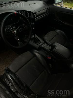 Black BMW 323 1996 in Liepaja, with an engine capacity of 2.50 L and mileage of 366 thousand km for 2380 €, photo 9 on AUTOMOTO.COM.LV