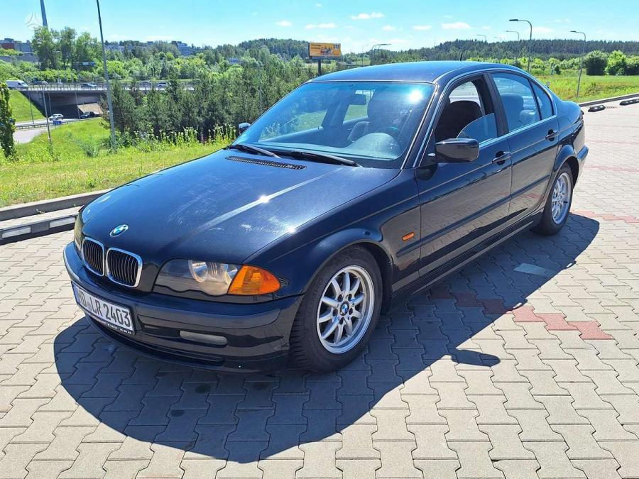 Black BMW 323 1998 in Vilnius, with an engine capacity of 2.49 L and mileage of 212 thousand km for 2850 €, photo 3 on AUTOMOTO.COM.LV