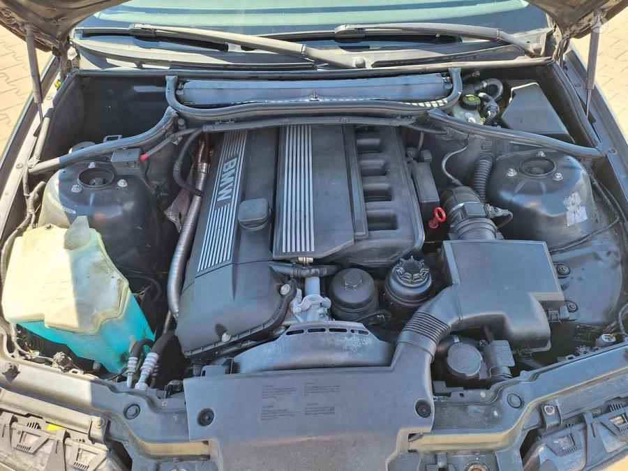 Black BMW 323 1998 in Vilnius, with an engine capacity of 2.49 L and mileage of 212 thousand km for 2850 €, photo 16 on AUTOMOTO.COM.LV