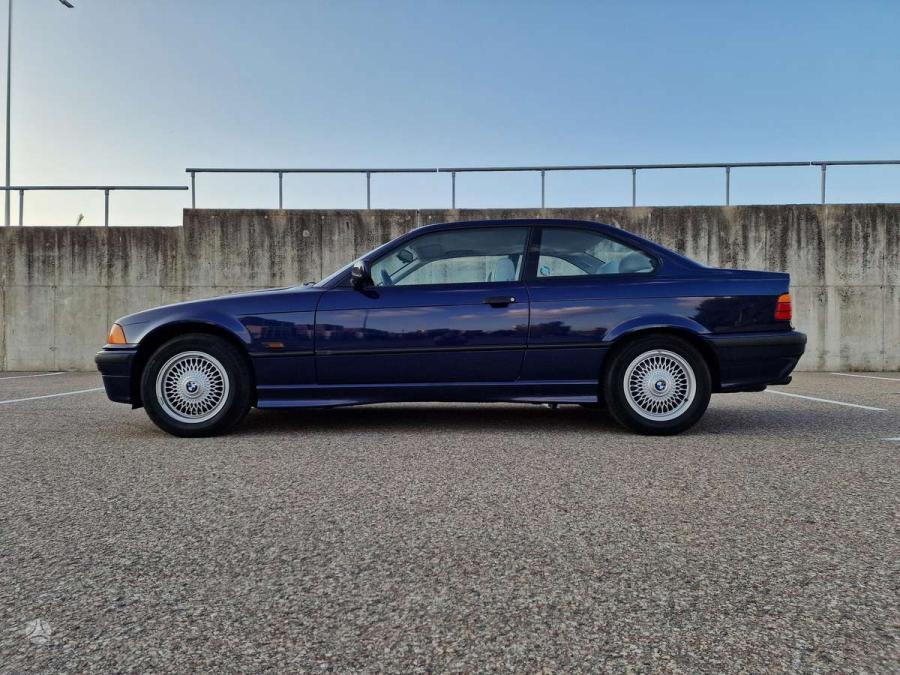 Zils BMW 323 1996 Viļņa, ar dzinēja tilpumu 2.49 L un nobraukumu 219 tūkst. km par 14995 €, foto 1 vietnē AUTOMOTO.COM.LV