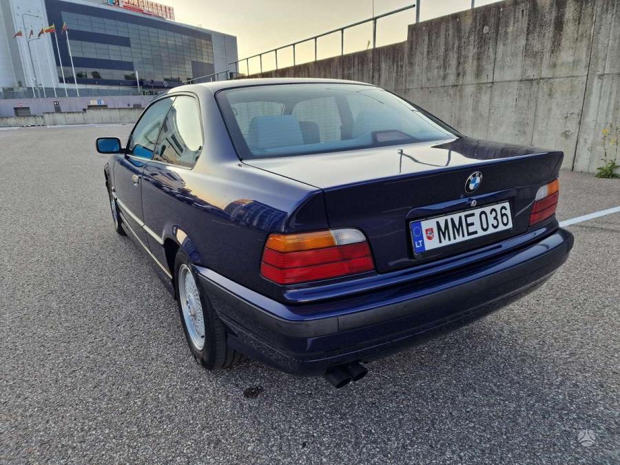 Zils BMW 323 1996 Viļņa, ar dzinēja tilpumu 2.49 L un nobraukumu 219 tūkst. km par 14995 €, foto 4 vietnē AUTOMOTO.COM.LV