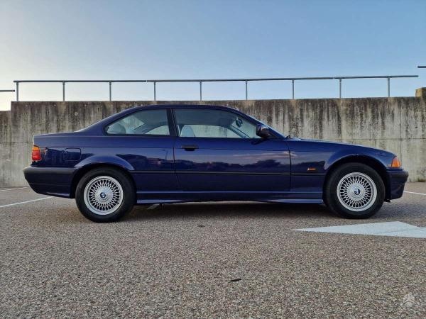 Blue BMW 323 1996 in Vilnius, with an engine capacity of 2.49 L and mileage of 219 thousand km for 14995 €, photo 8 on AUTOMOTO.COM.LV