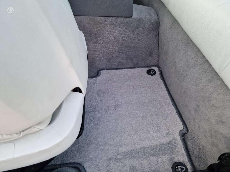 Zils BMW 323 1996 Viļņa, ar dzinēja tilpumu 2.49 L un nobraukumu 219 tūkst. km par 14995 €, foto 29 vietnē AUTOMOTO.COM.LV