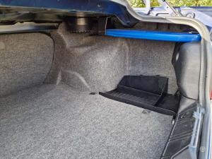 Zils BMW 323 1996 Viļņa, ar dzinēja tilpumu 2.49 L un nobraukumu 219 tūkst. km par 14995 €, foto 53 vietnē AUTOMOTO.COM.LV