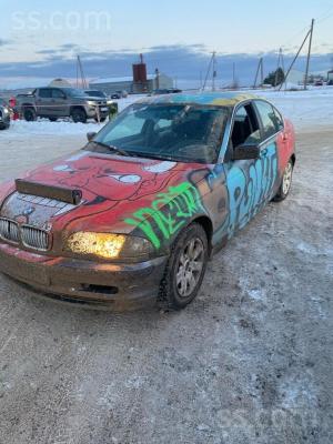 Blue BMW 323 1998 in Jelgava, with an engine capacity of 2.30 L and mileage of 277 thousand km for 1100 €, photo 3 on AUTOMOTO.COM.LV
