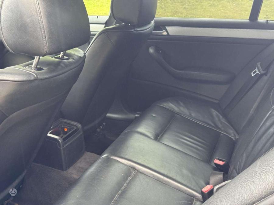 Zils BMW 323 1999 Radviliškis, ar dzinēja tilpumu 2.50 L un nobraukumu 140 tūkst. km par 3300 €, foto 17 vietnē AUTOMOTO.COM.LV