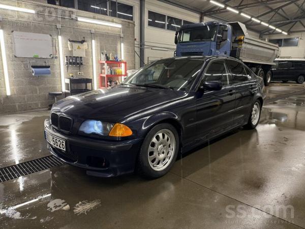 Blue BMW 323 2000 in Riga, with an engine capacity of 2.50 L and mileage of 308 thousand km for 2400 €, photo 2 on AUTOMOTO.COM.LV