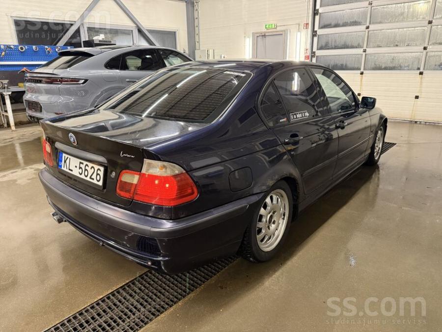 Zils BMW 323 2000 Rīga, ar dzinēja tilpumu 2.50 L un nobraukumu 308 tūkst. km par 2400 €, foto 5 vietnē AUTOMOTO.COM.LV