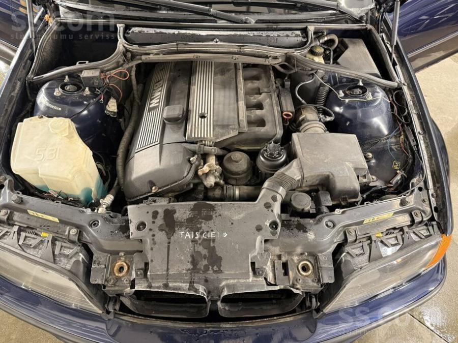 Zils BMW 323 2000 Rīga, ar dzinēja tilpumu 2.50 L un nobraukumu 308 tūkst. km par 2400 €, foto 10 vietnē AUTOMOTO.COM.LV