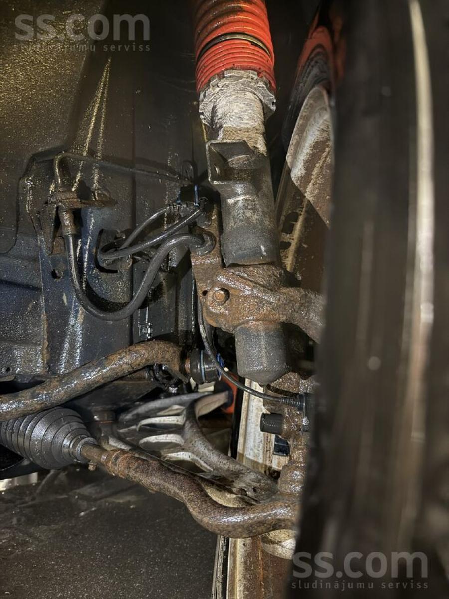 Zils BMW 323 2000 Rīga, ar dzinēja tilpumu 2.50 L un nobraukumu 308 tūkst. km par 2400 €, foto 11 vietnē AUTOMOTO.COM.LV