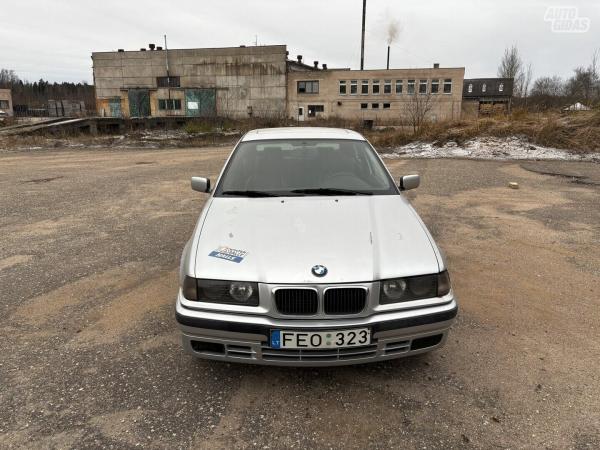 Grey BMW 323 1998 in Zarasai, with an engine capacity of 2.50 L and mileage of 261 thousand km for 1800 €, photo 2 on AUTOMOTO.COM.LV