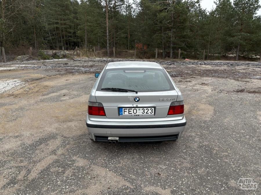 Grey BMW 323 1998 in Zarasai, with an engine capacity of 2.50 L and mileage of 261 thousand km for 1800 €, photo 7 on AUTOMOTO.COM.LV