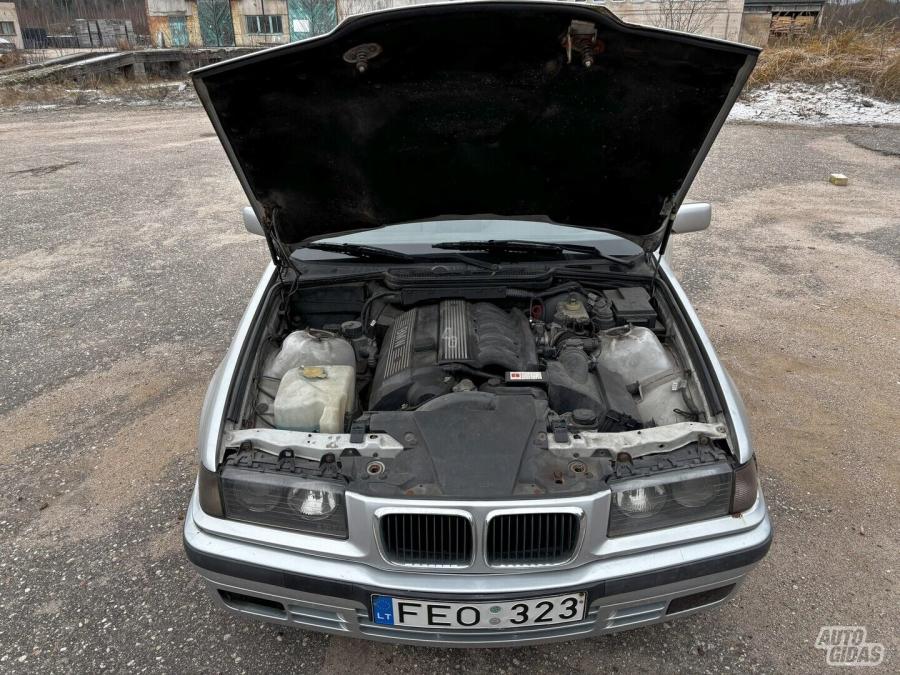 Grey BMW 323 1998 in Zarasai, with an engine capacity of 2.50 L and mileage of 261 thousand km for 1800 €, photo 9 on AUTOMOTO.COM.LV