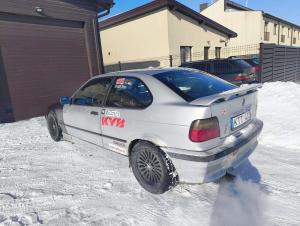 Pelēks BMW 323 1998 Kauņa, ar dzinēja tilpumu 2.50 L un nobraukumu 285 tūkst. km par 2300 €, foto 3 vietnē AUTOMOTO.COM.LV