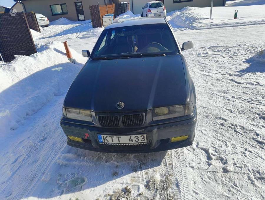Pelēks BMW 323 1998 Kauņa, ar dzinēja tilpumu 2.50 L un nobraukumu 285 tūkst. km par 2300 €, foto 5 vietnē AUTOMOTO.COM.LV
