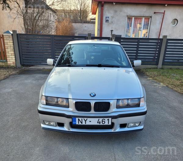 Grey BMW 323 1998 in Riga, with an engine capacity of 2.50 L and mileage of 215 thousand km for 4100 €, photo 2 on AUTOMOTO.COM.LV
