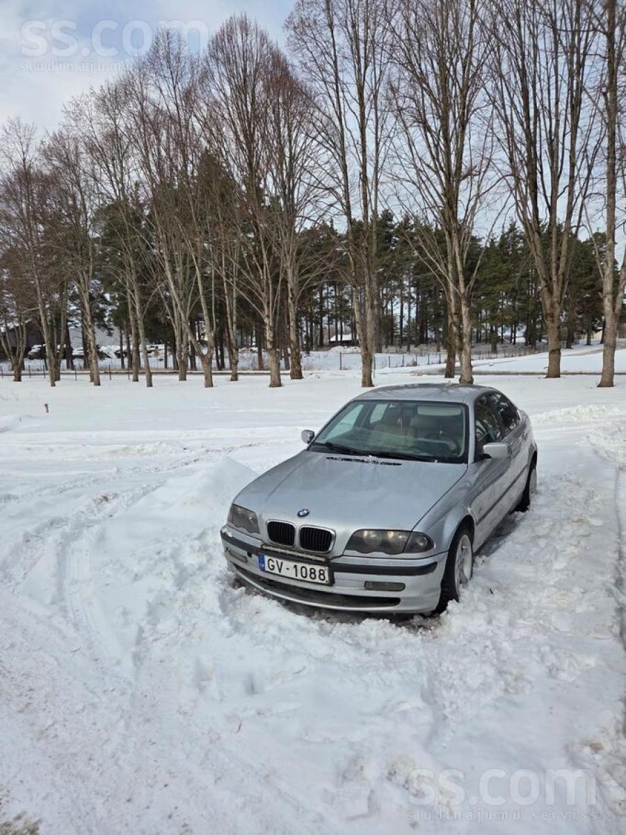 Pelēks BMW 323 1998 Kuldīga, ar dzinēja tilpumu 2.50 L un nobraukumu 358 tūkst. km par 1550 €, foto 1 vietnē AUTOMOTO.COM.LV