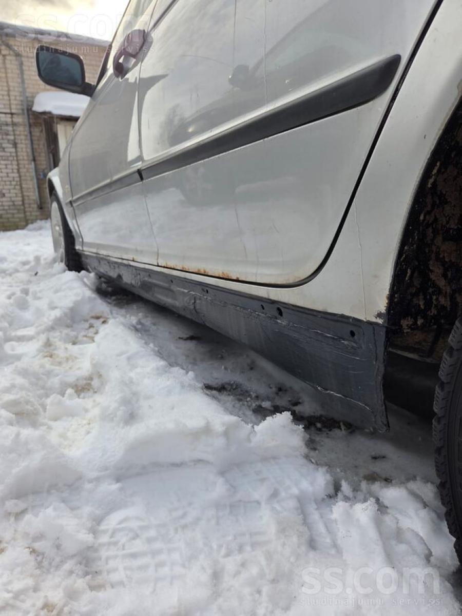 Pelēks BMW 323 1998 Kuldīga, ar dzinēja tilpumu 2.50 L un nobraukumu 358 tūkst. km par 1550 €, foto 6 vietnē AUTOMOTO.COM.LV