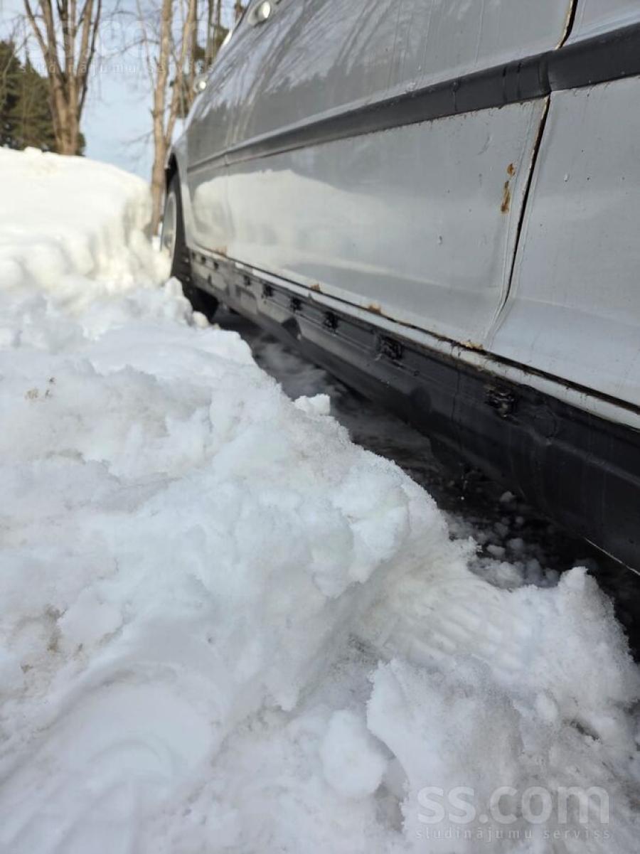 Pelēks BMW 323 1998 Kuldīga, ar dzinēja tilpumu 2.50 L un nobraukumu 358 tūkst. km par 1550 €, foto 7 vietnē AUTOMOTO.COM.LV