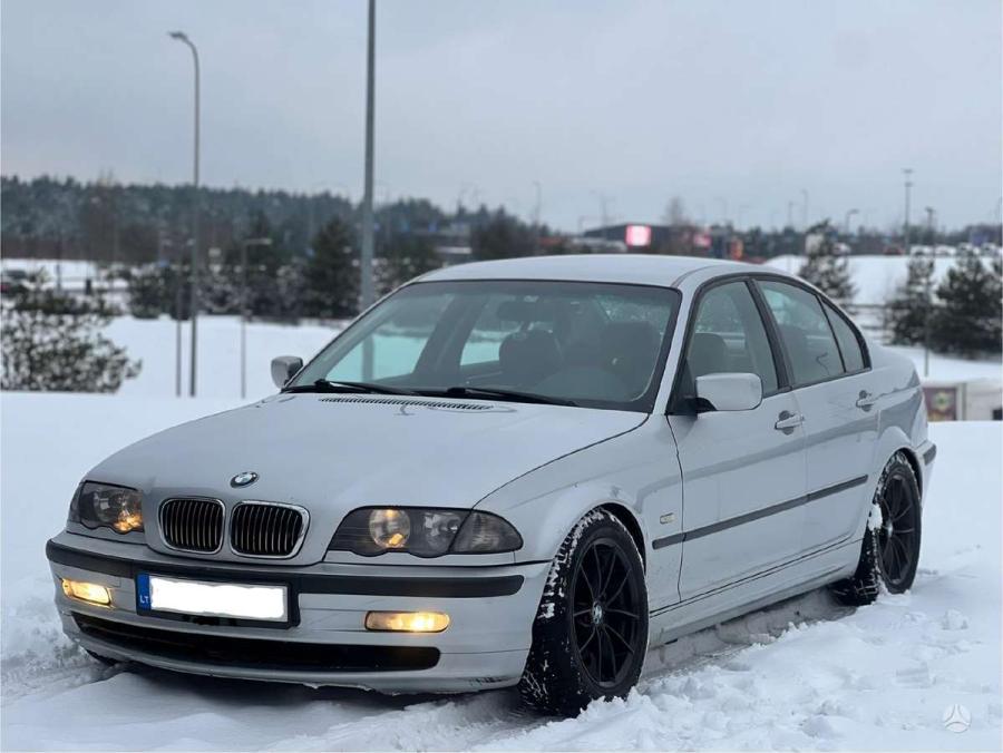 Grey BMW 323 2000 in Vilnius, with an engine capacity of 2.50 L and mileage of 349 thousand km for 2350 €, photo 1 on AUTOMOTO.COM.LV