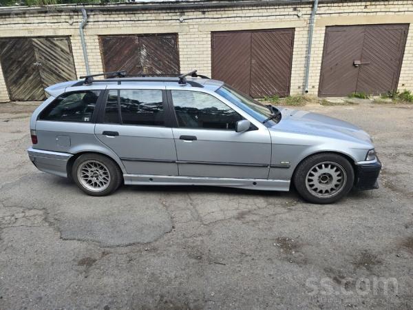 Pelēks BMW 323 1997 Rīga, ar dzinēja tilpumu 2.50 L un nobraukumu 300 tūkst. km par 3000 €, foto 4 vietnē AUTOMOTO.COM.LV