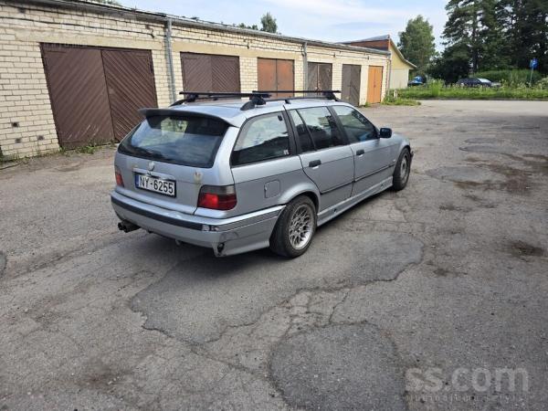 Pelēks BMW 323 1997 Rīga, ar dzinēja tilpumu 2.50 L un nobraukumu 300 tūkst. km par 3000 €, foto 5 vietnē AUTOMOTO.COM.LV