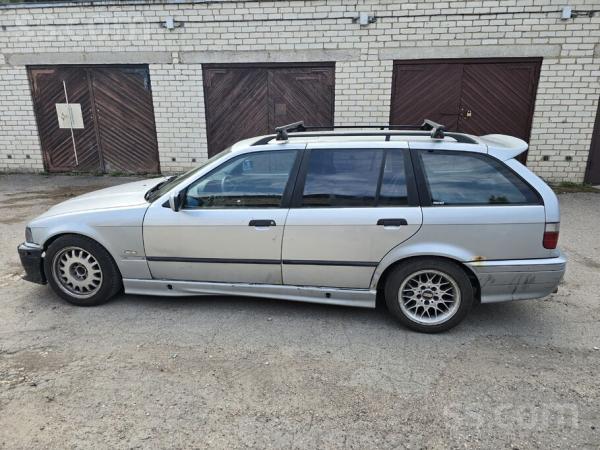 Pelēks BMW 323 1997 Rīga, ar dzinēja tilpumu 2.50 L un nobraukumu 300 tūkst. km par 3000 €, foto 8 vietnē AUTOMOTO.COM.LV