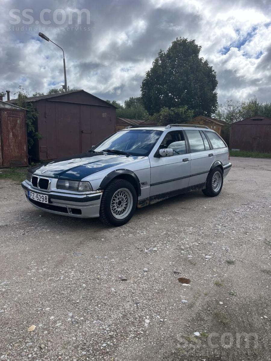 Pelēks BMW 323 1997 Liepāja, ar dzinēja tilpumu 2.00 L un nobraukumu 364 tūkst. km par 2100 €, foto 1 vietnē AUTOMOTO.COM.LV