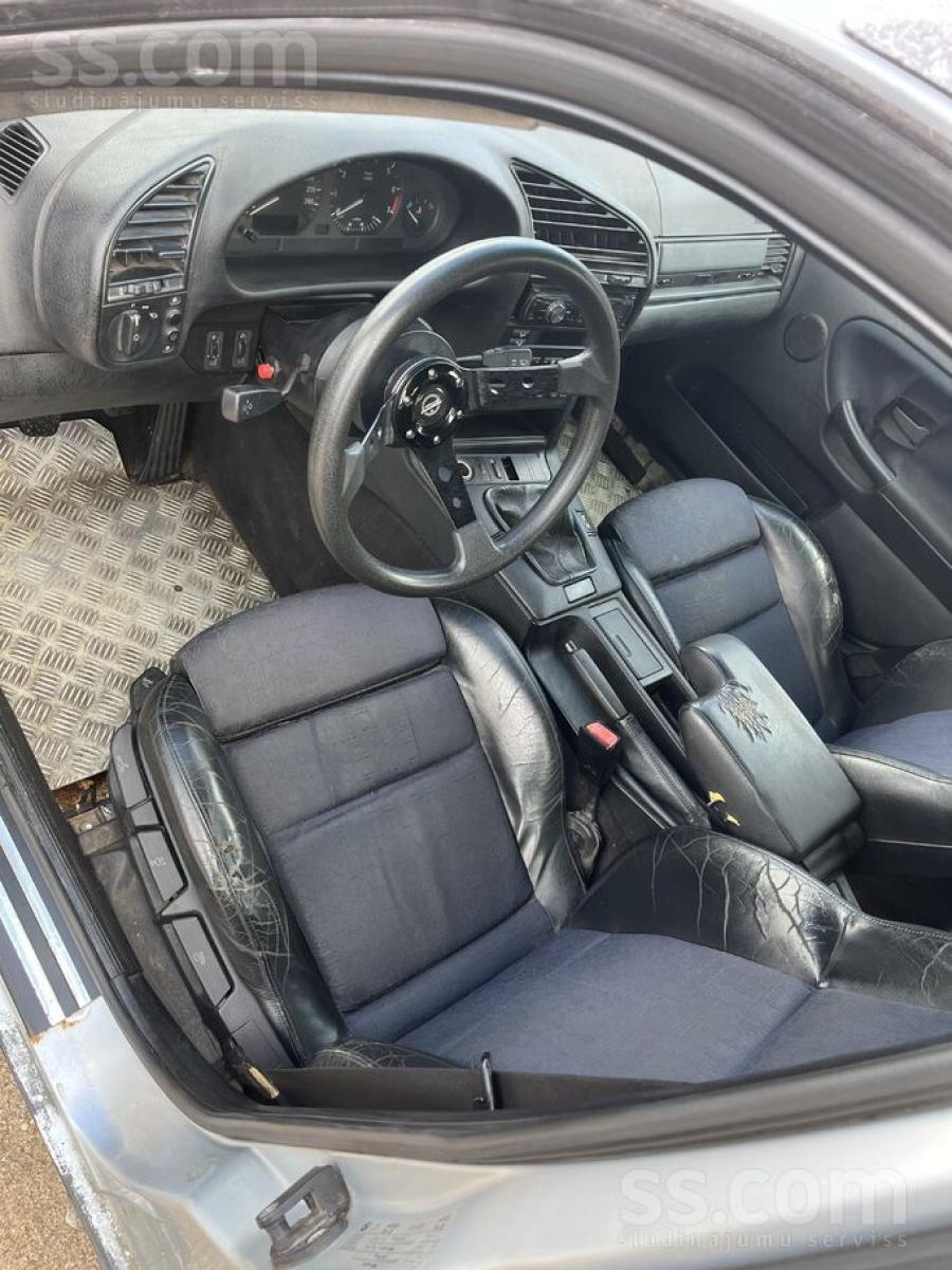 Pelēks BMW 323 1997 Liepāja, ar dzinēja tilpumu 2.00 L un nobraukumu 364 tūkst. km par 2100 €, foto 6 vietnē AUTOMOTO.COM.LV