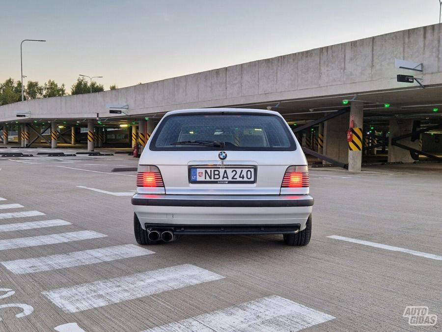 Grey BMW 323 1999 in Vilnius, with an engine capacity of 2.50 L and mileage of 334 thousand km for 3300 €, photo 6 on AUTOMOTO.COM.LV