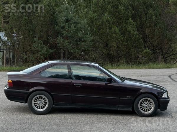 Sarkans BMW 323 1992 Alūksne, ar dzinēja tilpumu 2.50 L un nobraukumu 330 tūkst. km par 4480 €, foto 7 vietnē AUTOMOTO.COM.LV