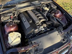 Sarkans BMW 323 1992 Alūksne, ar dzinēja tilpumu 2.50 L un nobraukumu 330 tūkst. km par 4480 €, foto 10 vietnē AUTOMOTO.COM.LV