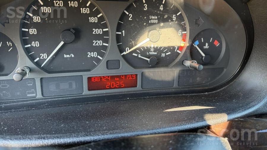 BMW 323 1998 in Riga, with an engine capacity of 2.50 L and mileage of 189 thousand km for 2600 €, photo 9 on AUTOMOTO.COM.LV