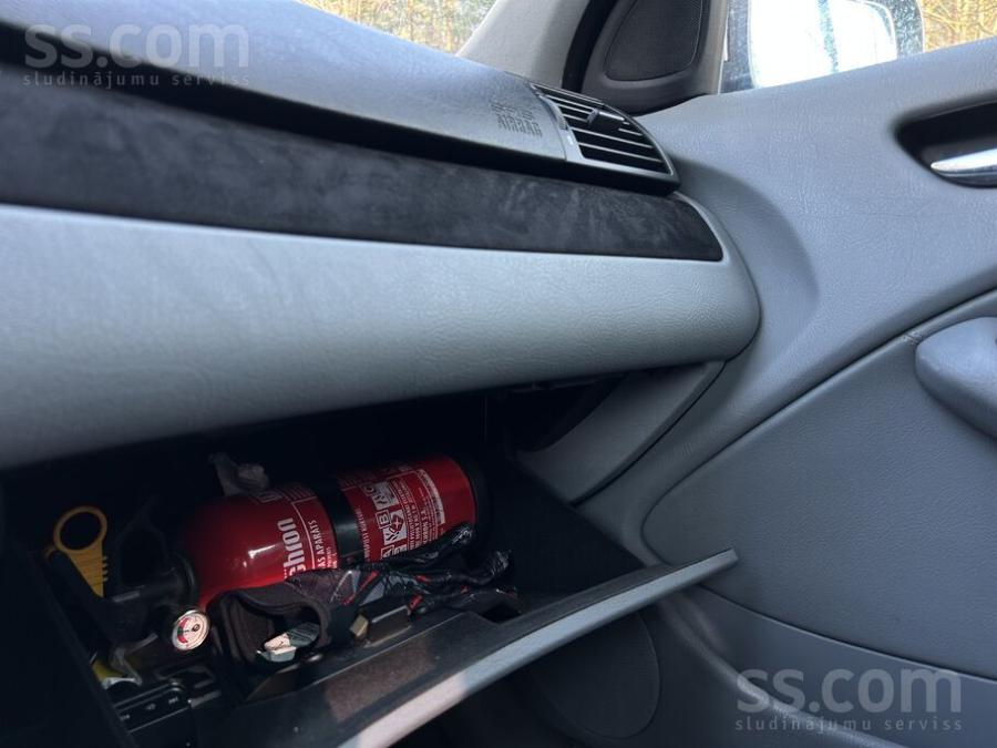 BMW 323 1999 Rīga, ar dzinēja tilpumu 2.50 L un nobraukumu 245 tūkst. km par 5000 €, foto 18 vietnē AUTOMOTO.COM.LV