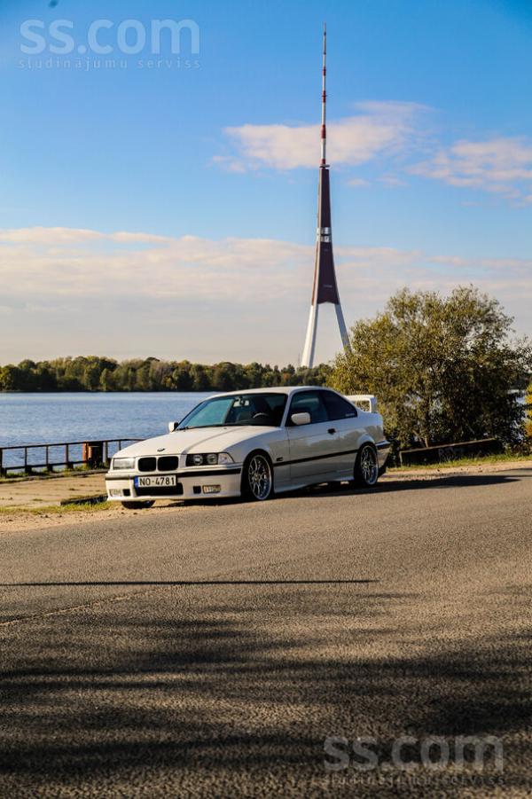 BMW 323 1996 Rīga vietnē Balts BMW 323 1996 Rīga, ar dzinēja tilpumu 2.50 L un nobraukumu 280 tūkst. km par 10000 €, foto 2 vietnē AUTOMOTO.COM.LV