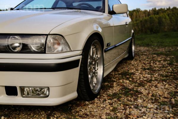 BMW 323 1996 Rīga vietnē Balts BMW 323 1996 Rīga, ar dzinēja tilpumu 2.50 L un nobraukumu 280 tūkst. km par 10000 €, foto 8 vietnē AUTOMOTO.COM.LV