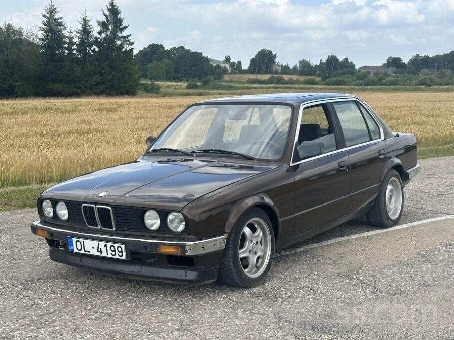 Brown BMW 324 1985 in Jelgava, with an engine capacity of 2.50 L and mileage of 291 thousand km for 5000 €, photo 1 on AUTOMOTO.COM.LV
