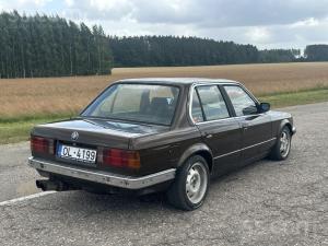 Brown BMW 324 1985 in Jelgava, with an engine capacity of 2.50 L and mileage of 291 thousand km for 5000 €, photo 5 on AUTOMOTO.COM.LV