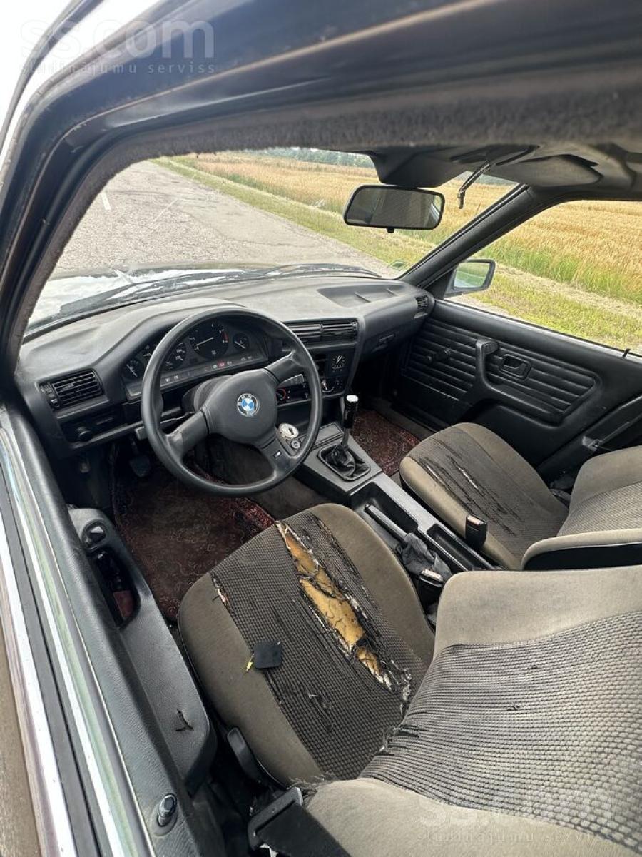 Brown BMW 324 1985 in Jelgava, with an engine capacity of 2.50 L and mileage of 291 thousand km for 5000 €, photo 8 on AUTOMOTO.COM.LV