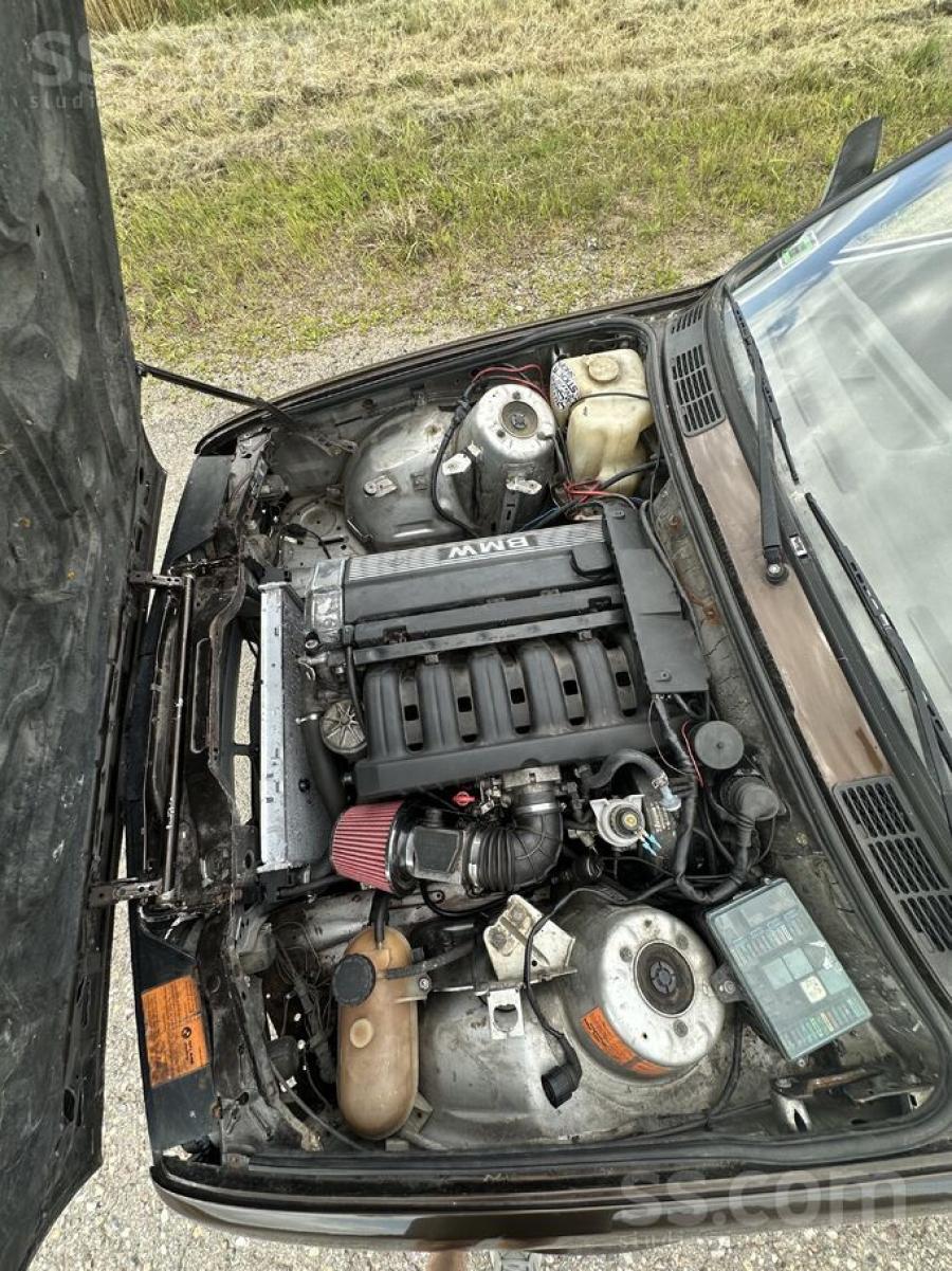 Brown BMW 324 1985 in Jelgava, with an engine capacity of 2.50 L and mileage of 291 thousand km for 5000 €, photo 9 on AUTOMOTO.COM.LV