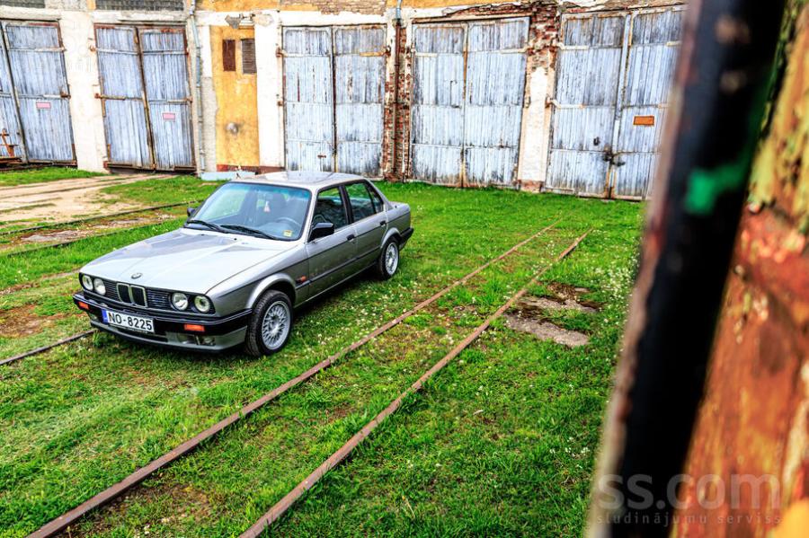 Grey BMW 324 1987 in Gulbene, with an engine capacity of 2.40 L and mileage of 138 thousand km for 9500 €, photo 3 on AUTOMOTO.COM.LV